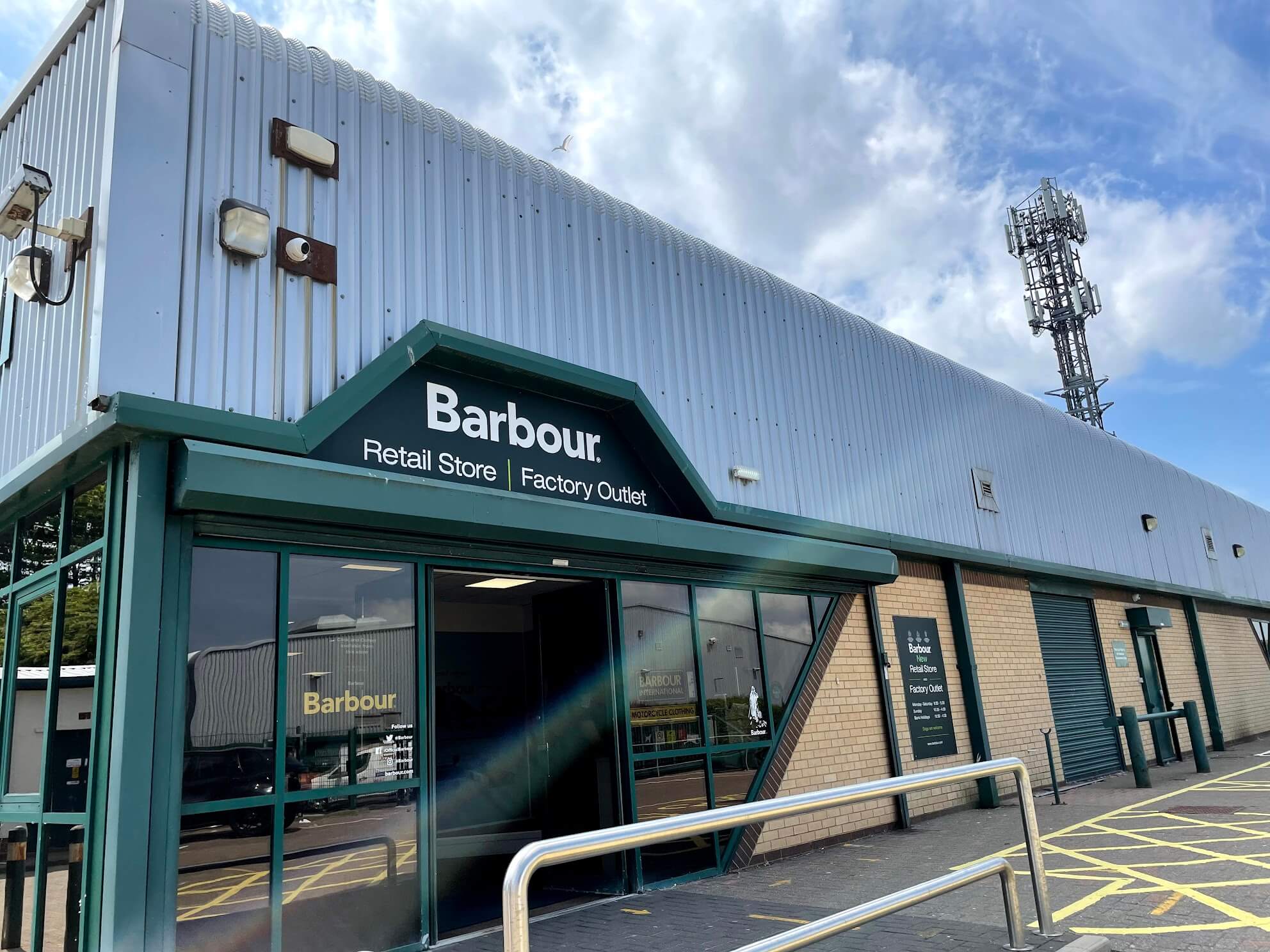 【Barbourの聖地】バブアーのファクトリーショップに行った。